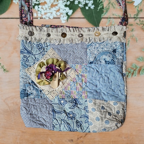 Vintage | Bags | Vintage 97s Hand Crafted Quilted Tote Bag With Buttons ...